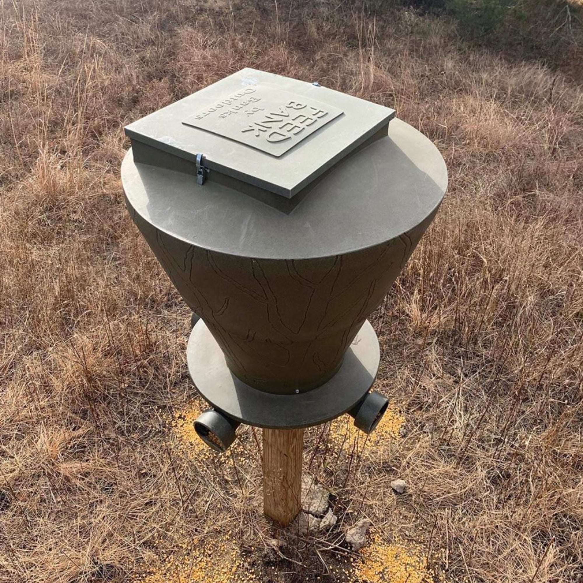 Banks Outdoors Feedbank 600 lb Gravity Deer Feeder – Outdoors For Less