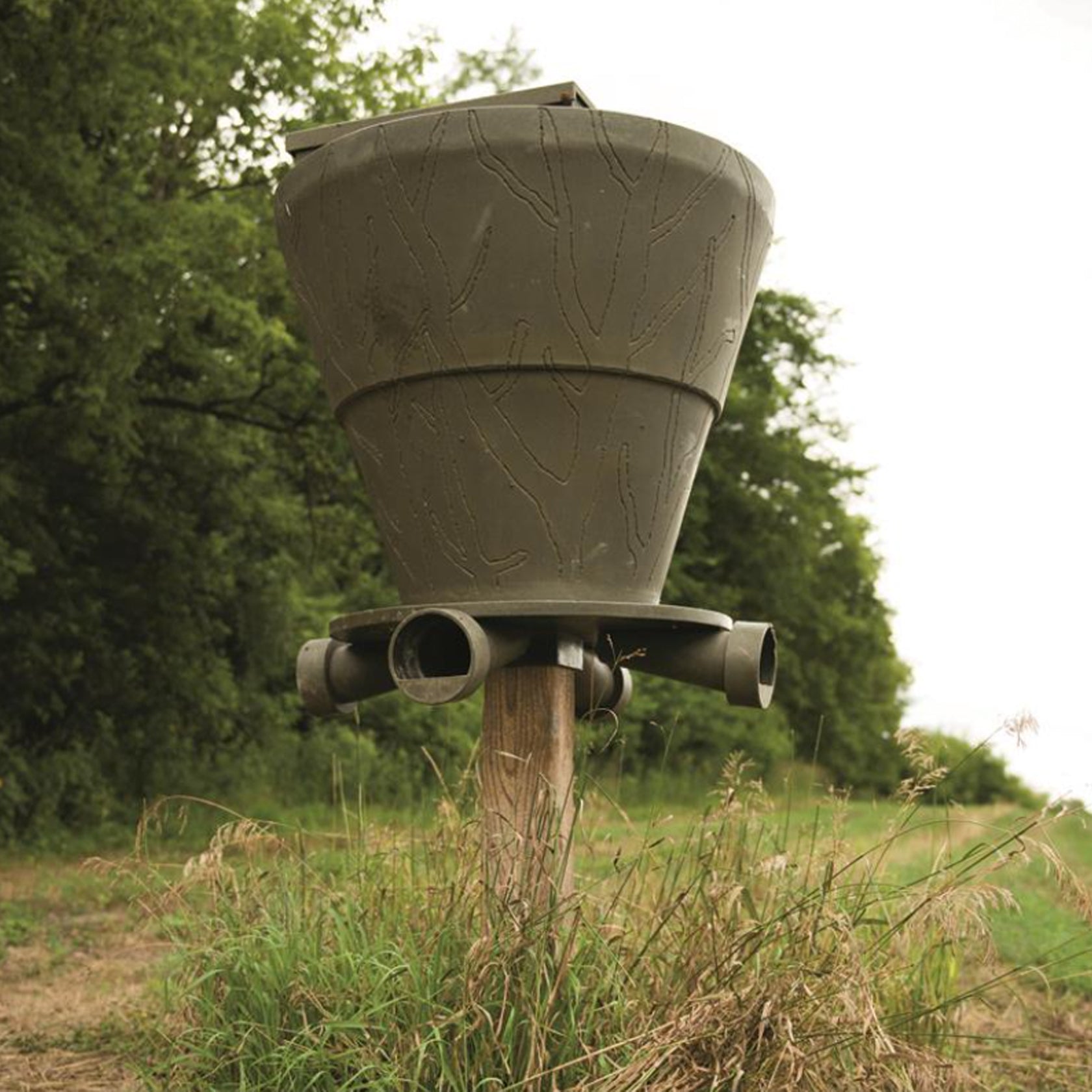 Banks Outdoors Feedbank 600 lb Gravity Deer Feeder – Outdoors For Less